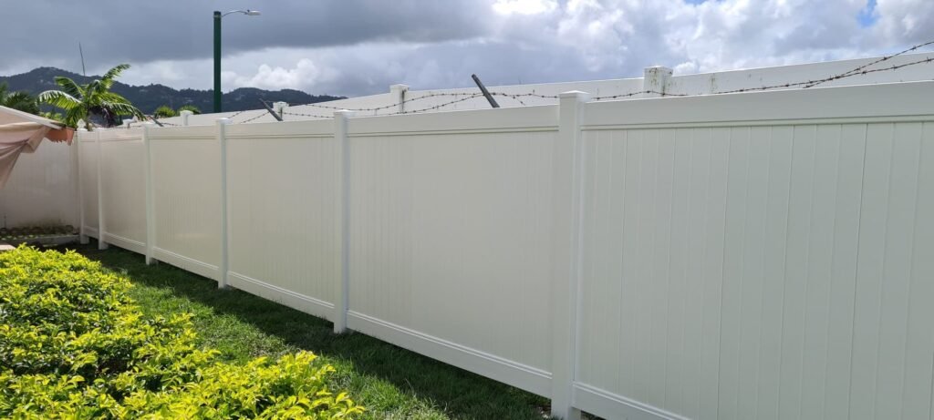 Verjas & Portones | Verjas PVC S I M | PR