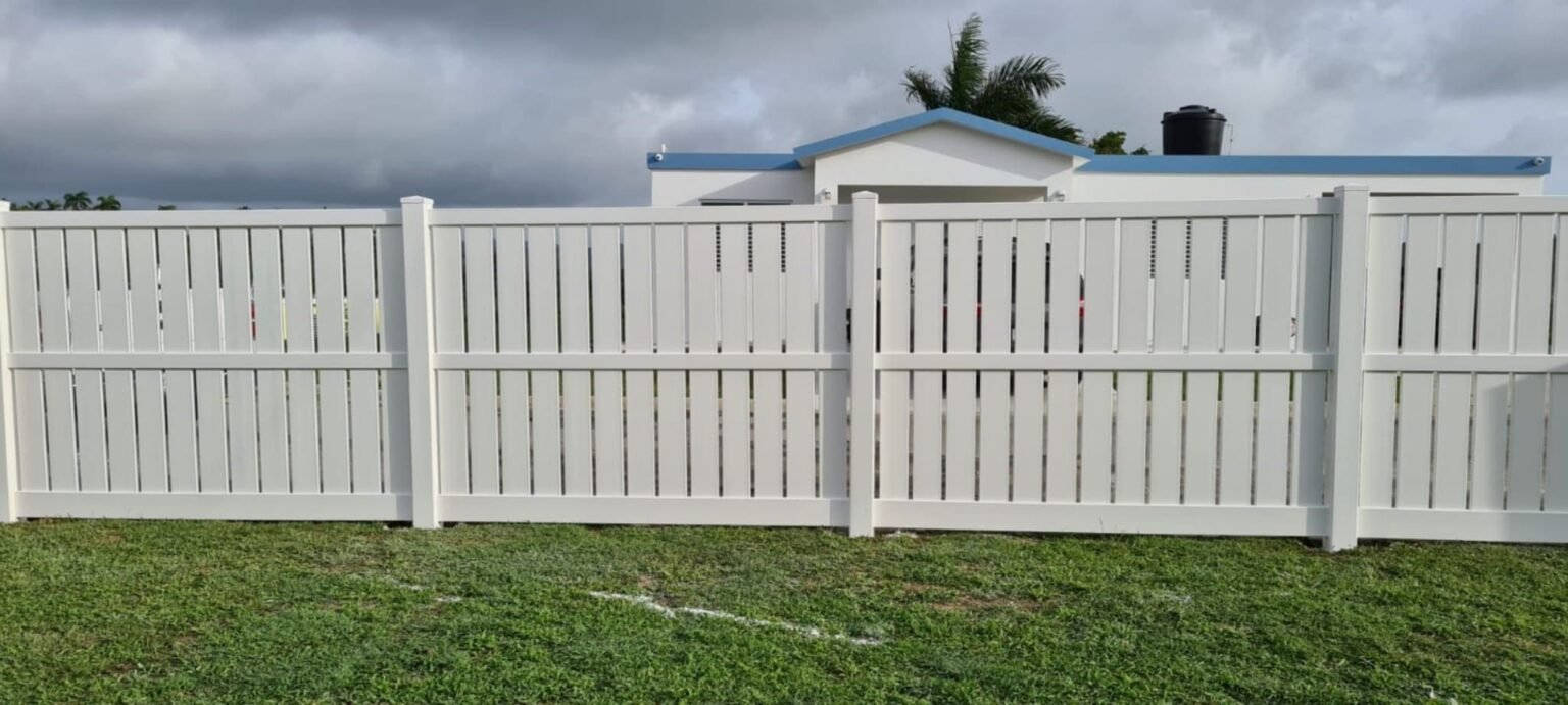 Verjas & Portones | Verjas PVC S I M | PR